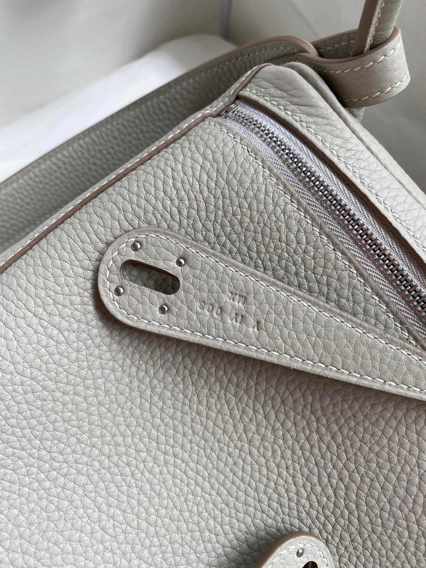 Replica Hermes Lindy 26 Handmade Bag In Pearl Grey Clemence Leather