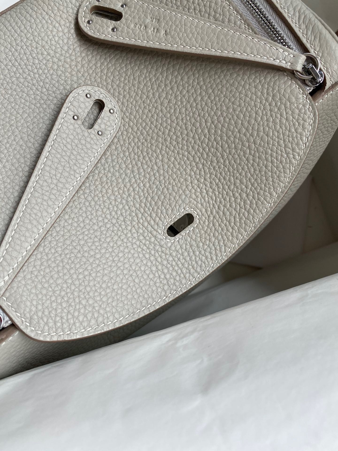 Replica Hermes Lindy 26 Handmade Bag In Pearl Grey Clemence Leather